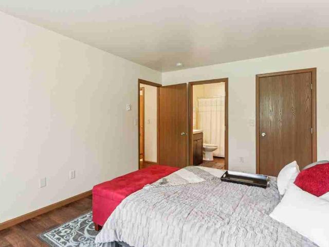 Woodfield Heights Apartments 3 Bedroom Apartment for Rent at 120 Cambridge Ave, Waukesha, WI 53188