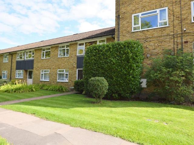 Woodfield Lane, Ashtead, KT21 1 bed flat to rent £1,225 pcm £283 pw