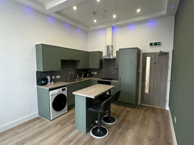 Woodfield Street, Morriston, Swansea 3 bed apartment to rent £1,150 pcm £265 pw