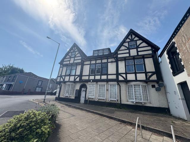 Woodfield Street, Swansea SA6, 2 bed flat to rent, £800 pcm | PrimeLocation