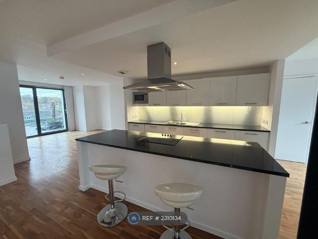 Woodfield Road, Altrincham WA14, 2 bed flat to rent, £1,395 pcm | PrimeLocation