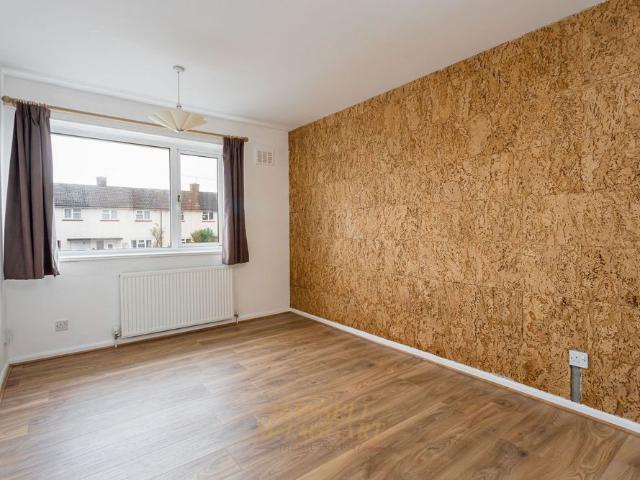 Woodfield Road, Crawley, RH10