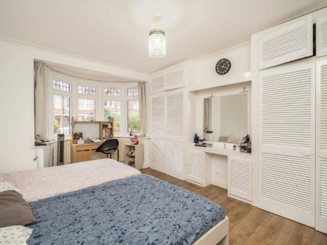 Woodfield Road, Ealing, W5