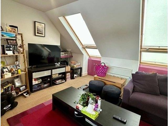 Woodfield Road, Leigh On Sea SS9, 2 bed flat to rent, £1,450 pcm | PrimeLocation