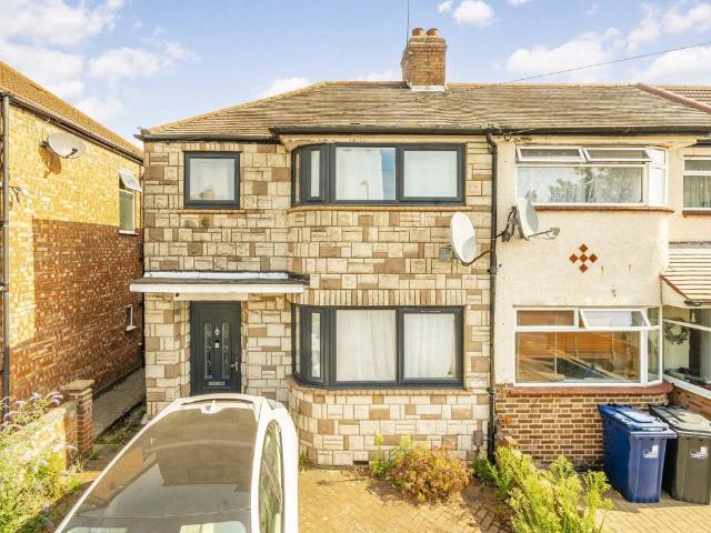Woodhouse Avenue, Perivale UB6, 3 bed property to rent, £2,300 pcm | PrimeLocation