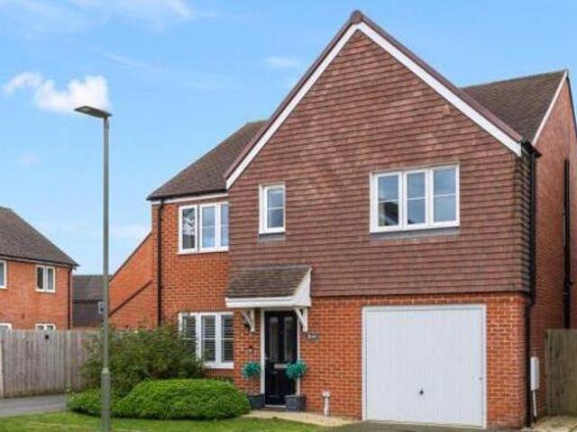 Woodhouse Field Lane, Horley, 5 Bedroom Detached
