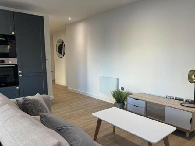 Woodhouse Lane, Leeds, 2 Bedroom Apartment