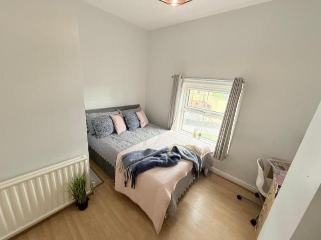 Woodhouse Lane, Leeds LS2 2 bed apartment to rent £1,295 pcm £299 pw