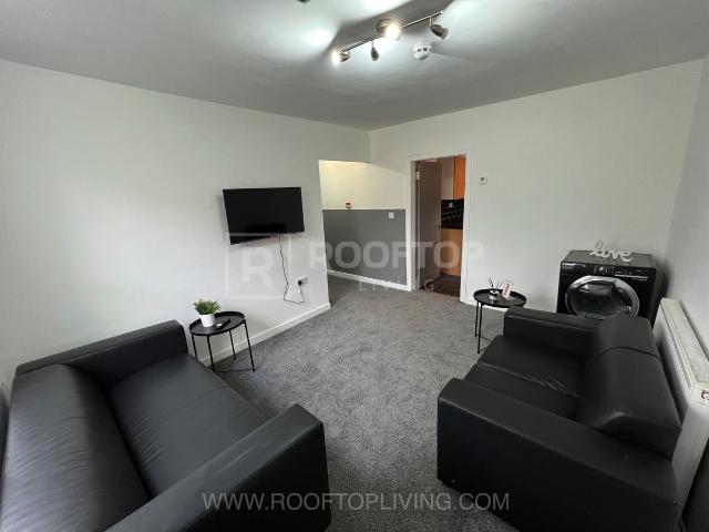 Woodhouse Lane, Leeds LS2, 4 bed shared accommodation to rent, £628 pppm | PrimeLocation