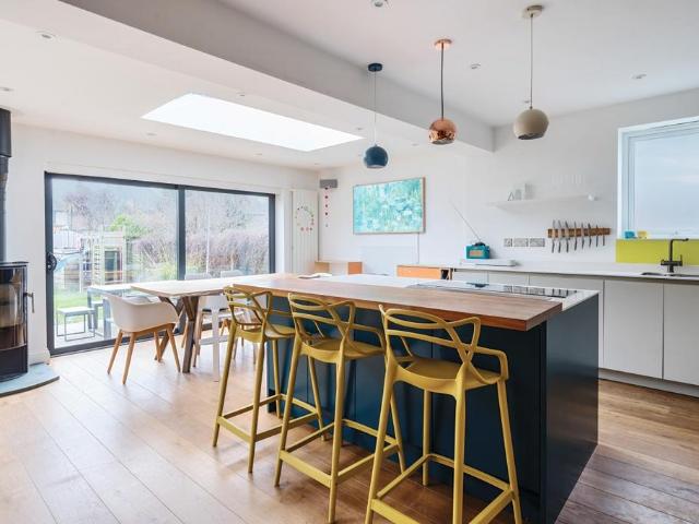 Woodhouse Road Hove BN3 4 bed semi detached house to rent £4,250 pcm £981 pw