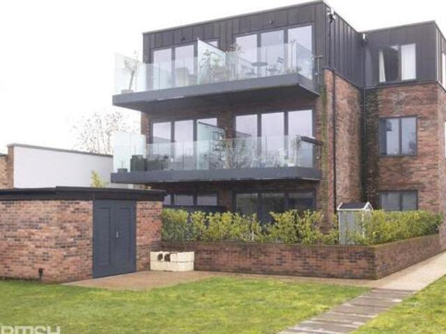 Woodhouse Road, London, 2 Bedroom Apartment