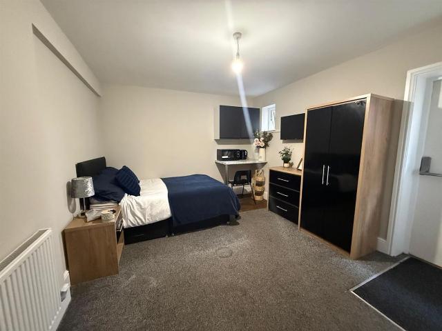 Woodhouse Road, Mansfield NG18, Room to rent, £600 pcm | PrimeLocation
