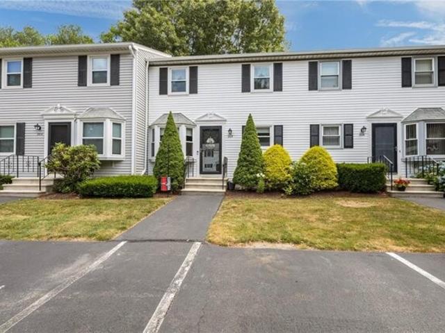 Woodhaven Ct, Cranston, Home For Sale