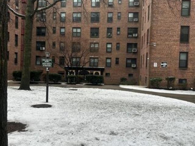 Woodhaven Blvd Unit M, Woodhaven, Property For Sale