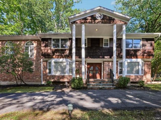 Woodhaven Dr, New City, Home For Sale