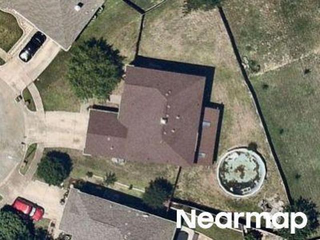 Woodhaven Ln