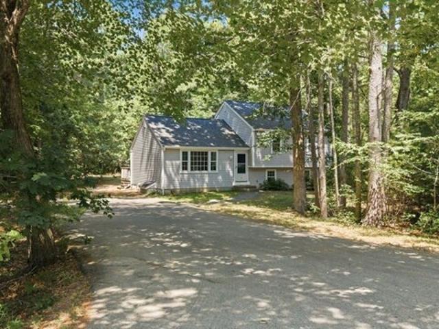 Woodhaven St, Carver, Home For Sale