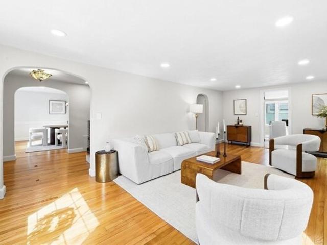 Woodhaven Rd, Newton, Home For Sale
