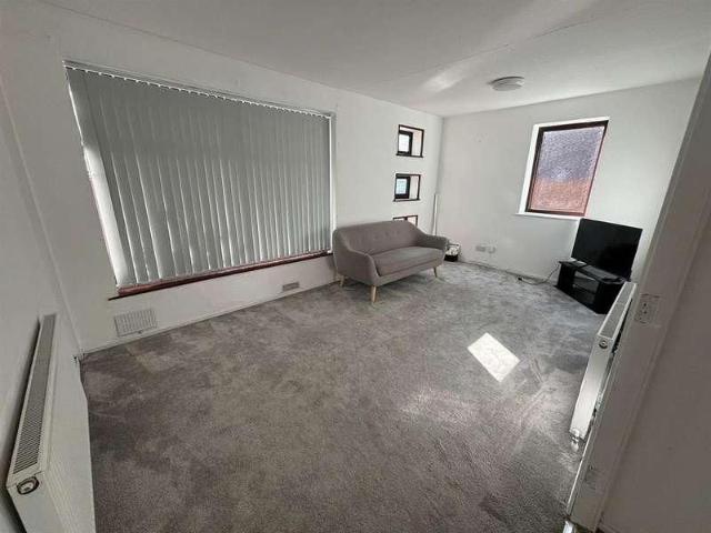 Woodhall Avenue, Whitefield, M45