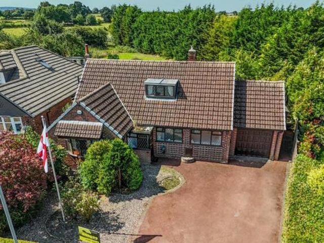 Woodhall Close, Woodford, 4 Bedroom Detached