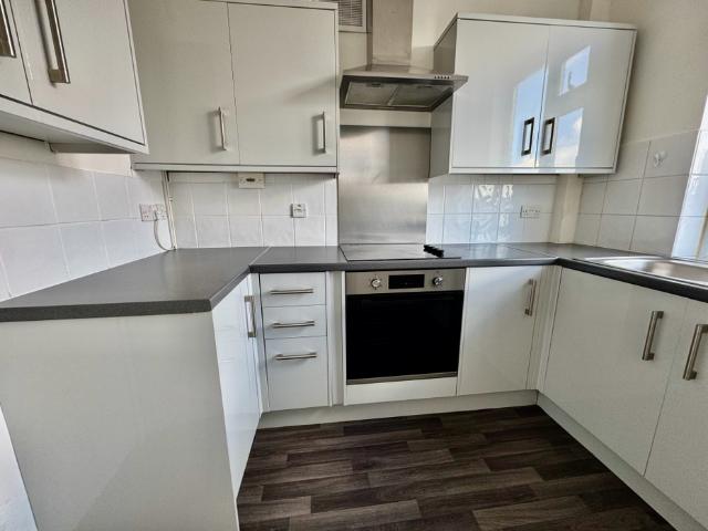 Woodham Lane, Addlestone KT15, 2 bed flat to rent, £1,450 pcm | PrimeLocation