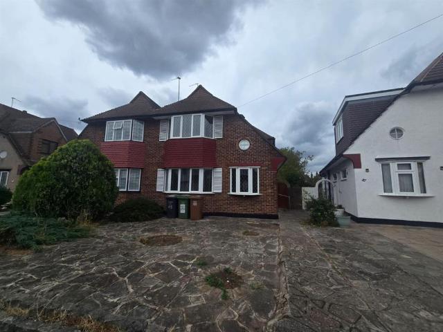 Woodham Road, London 4 bed house to rent £3,000 pcm £692 pw