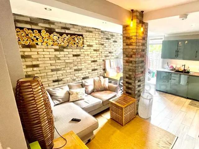 Woodheyes Road, London, NW10 9DE, United Kingdom | Room for rent #138178199 | Rentberry