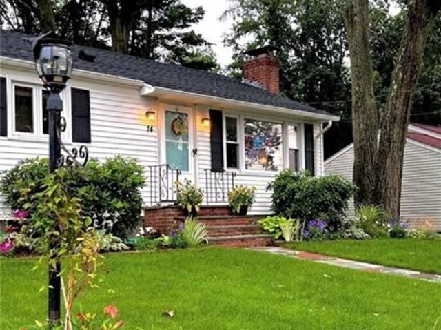 Woodhill Dr, Cranston, Home For Sale