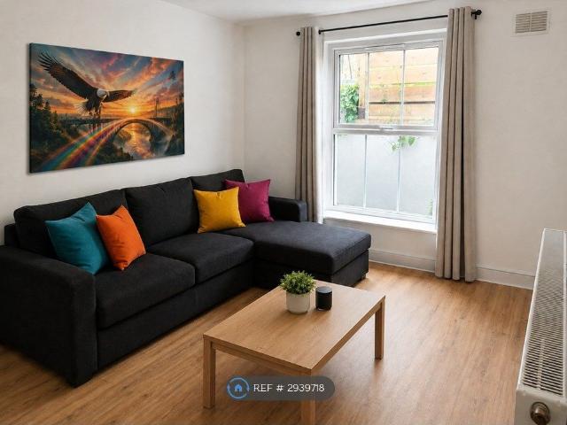 Woodhill, London SE18, 1 bed flat to rent, £1,450 pcm | PrimeLocation