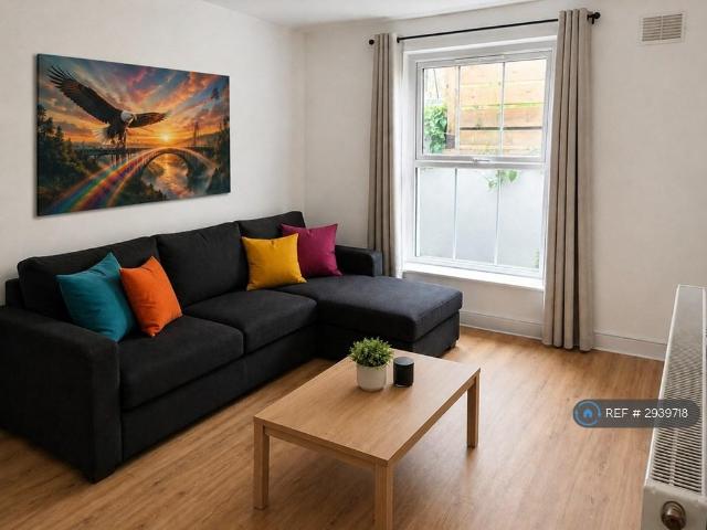 Woodhill, London, SE18 1 bed flat to rent £1,450 pcm £335 pw