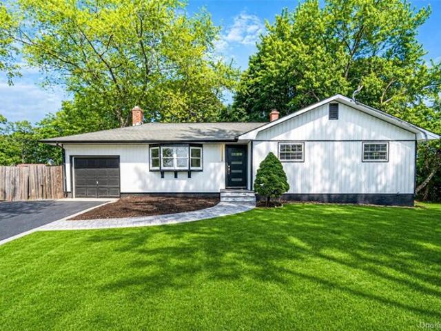 Woodhull Ave, Port Jefferson Station, Home For Sale