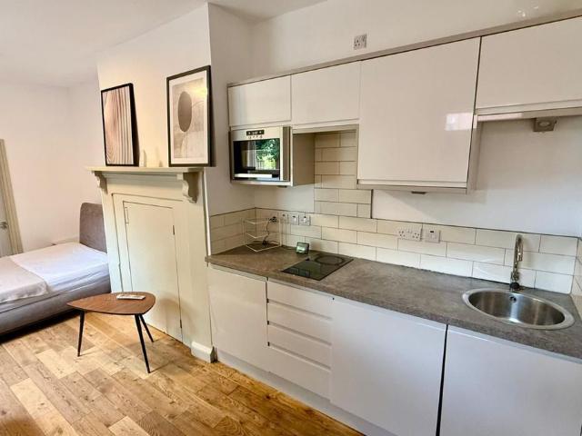 Woodhurst Road, Birmingham B13, Studio to rent, £725 pcm | PrimeLocation
