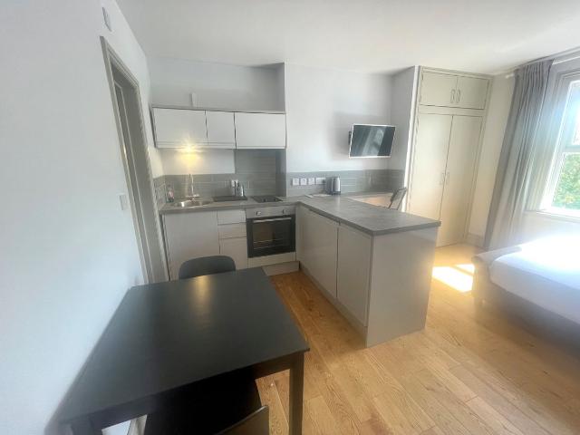Woodhurst Road, Birmingham B13, Studio to rent, £785 pcm | PrimeLocation