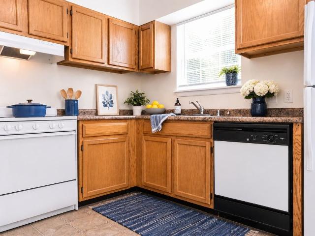 Woodlawn Village 3 Bedroom Apartment for Rent at 1469 Key Pkwy, Frederick, MD 21702