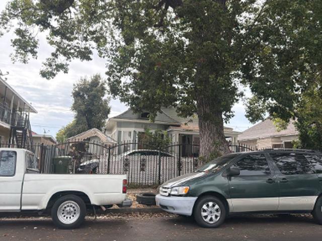 Woodlawn Ave