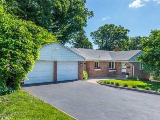 Woodlawn Ave, Clifton, Home For Sale
