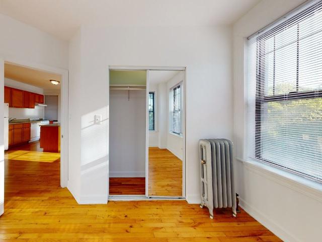Woodlawn Court 2 Bedroom Apartment for Rent at 5218 S Woodlawn Ave, Chicago, IL 60615 Hyde Park