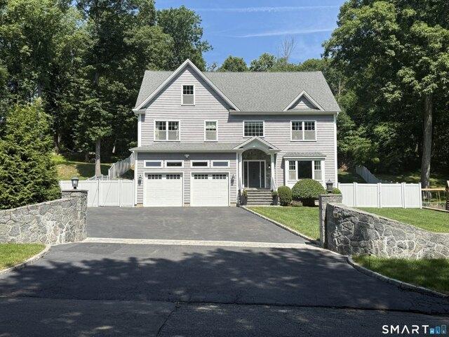 Woodlawn Dr, Trumbull, Home For Sale