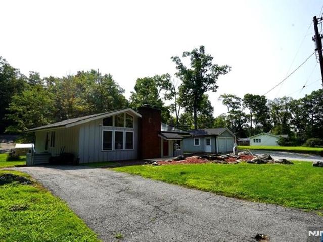 Woodlawn Dr, Andover, Home For Sale