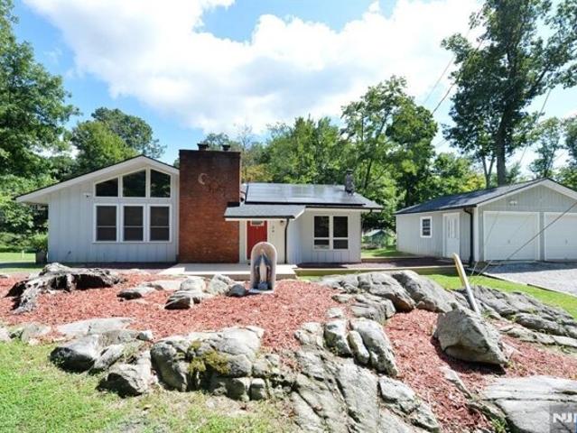 Woodlawn Dr, Andover, Home For Sale
