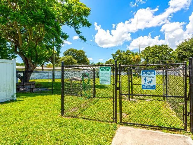 Woodlawn Park 2 Bedroom Apartment for Rent at 1646 18th Avenue North, St. Petersburg, FL 33713