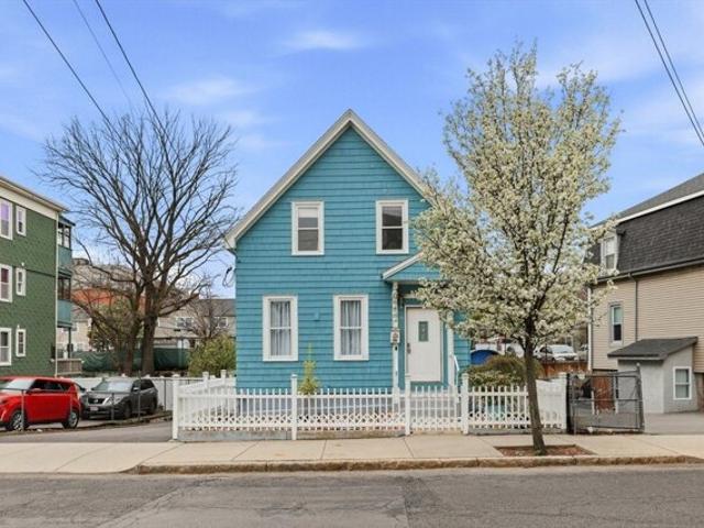 Woodlawn St, Everett, Home For Sale