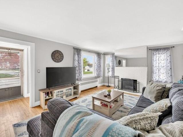 Woodlawn St, Fall River, Home For Sale