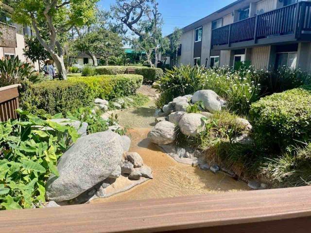 Woodlake 2 Bedroom Apartment for Rent at 6100 Edinger Ave, Huntington Beach, CA 92647