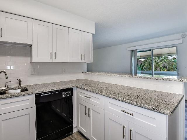 Woodlake Villas 2 Bedroom Apartment for Rent at 720 Conway Rd, Orlando, FL 32807 Lake Underhill
