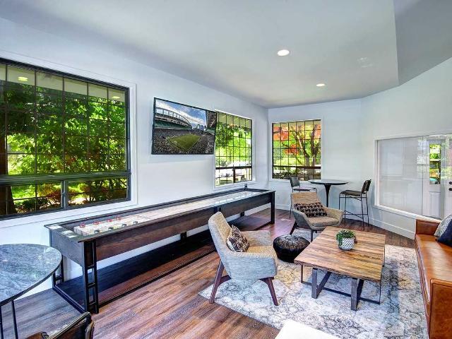 Woodlake Apartments 2 Bedroom Apartment for Rent at 11400 Ne 132nd St, Kirkland, WA 98034