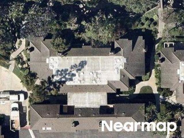 Woodlake Dr
