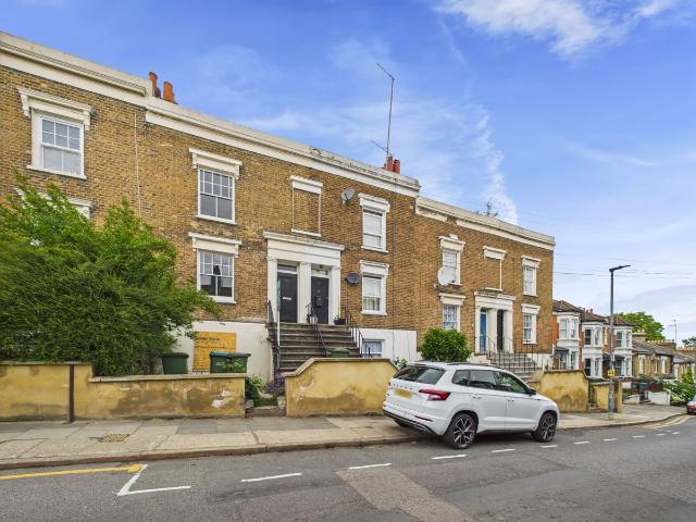 Woodland Terrace, London SE7, 1 bed flat to rent, £1,500 pcm | PrimeLocation