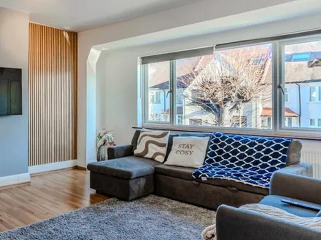 Woodland Way, London, NW7 2JP, United Kingdom | 4 bed apartment for rent #165437699 | Rentberry