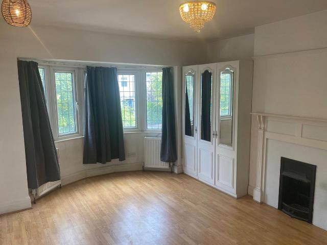 Woodland Way, Mill Hill NW7, Room to rent, £950 pcm | PrimeLocation